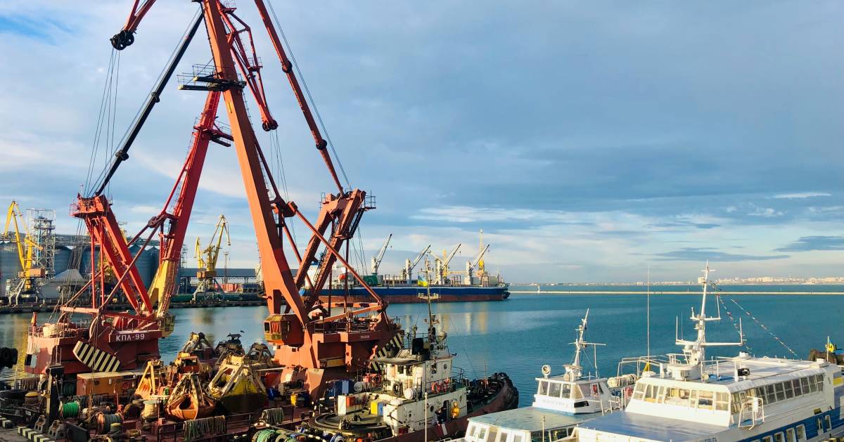 How to Start a Marine Construction Business