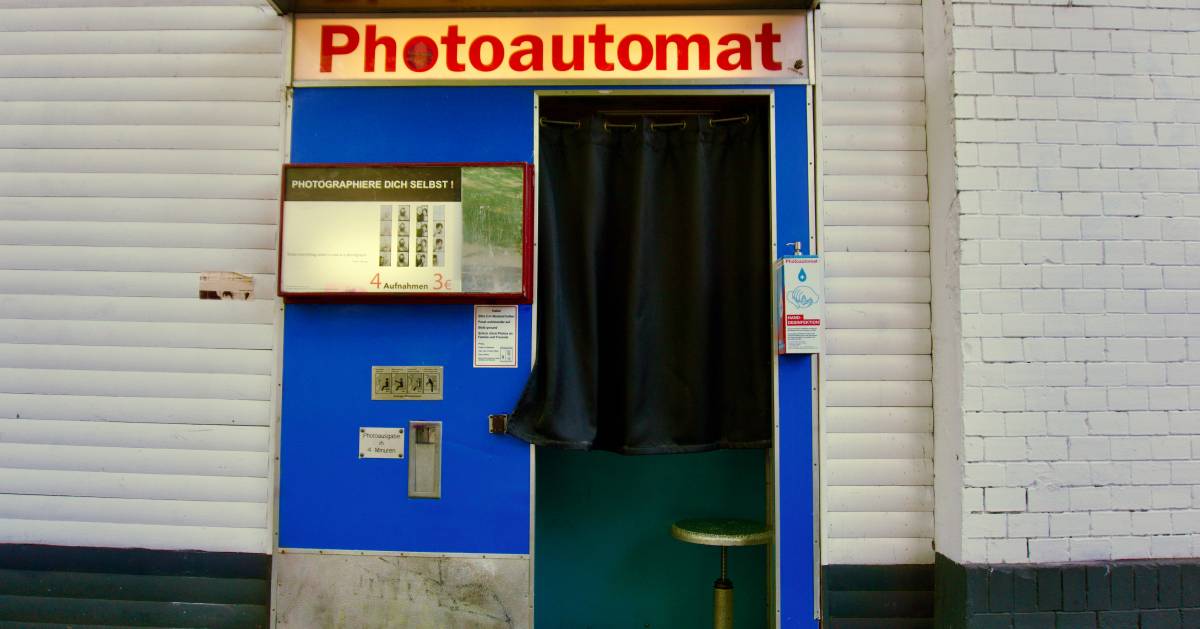 How to Start a Photo Booth Business