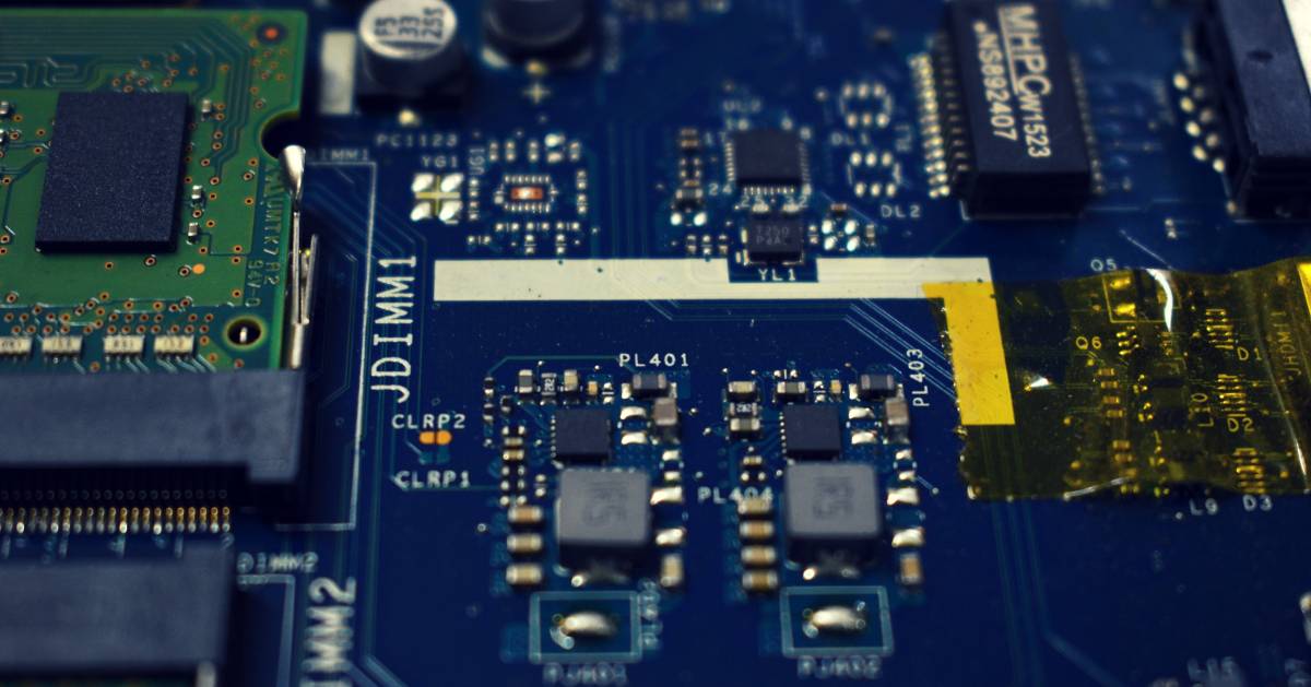 How to Start an Electronics Repair Business